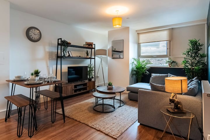 Central Maidstone Contractor Flat - Maidstone