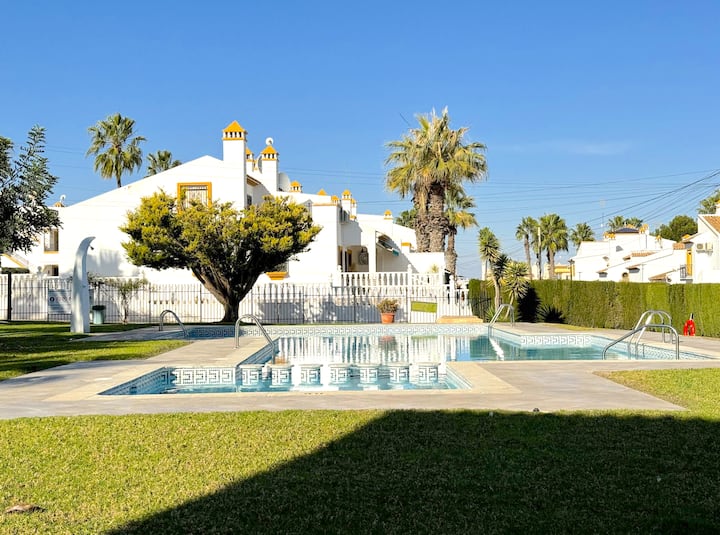 #18v 2 Bed / 1.5 Baths Villa  - Villamartin - Villamartin