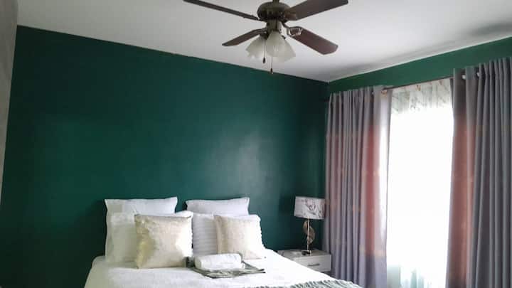 Cosy 3 Sleeper In Annlin In Pretoria East - Tyger Valley