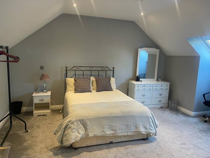 Luxury Double Bedroom - Ilkley