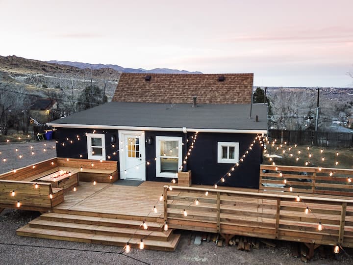 Basecamp - A Modern Retreat Near Old Colorado City - Colorado Springs, CO