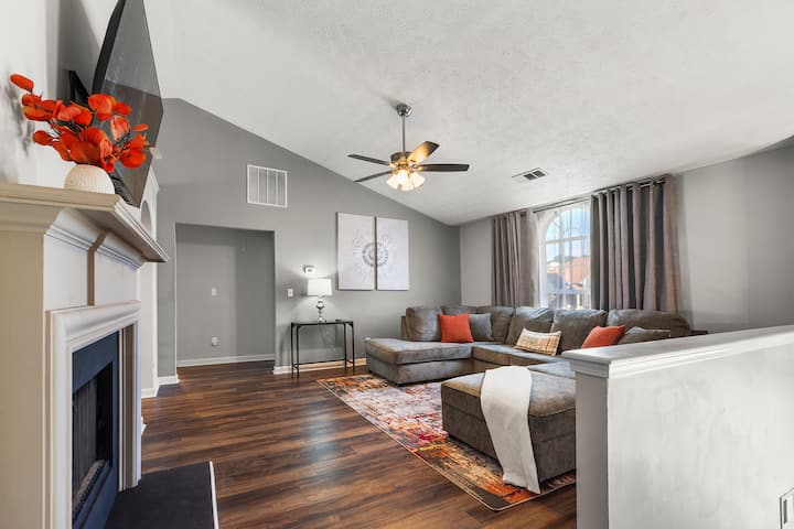 Spacious & Home-like In Hampton! - Jonesboro, GA