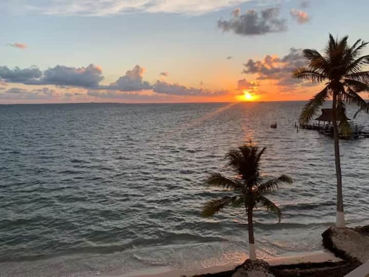 Beachfront Spacious Condo With Amazing View - Isla Mujeres