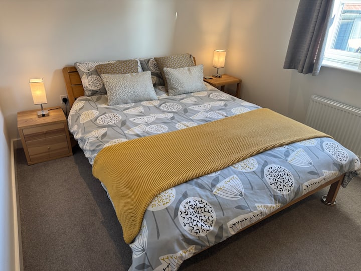 Large Room With Private Bathroom - Wantage