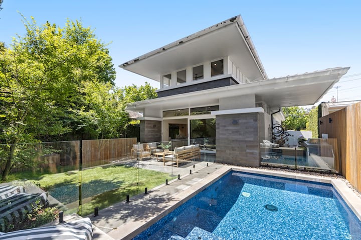 New Amazing Listing In Heart Of Elwood! - Melbourne