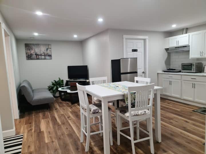 2 Queen Bedroom Lovely Suit - Charlottetown