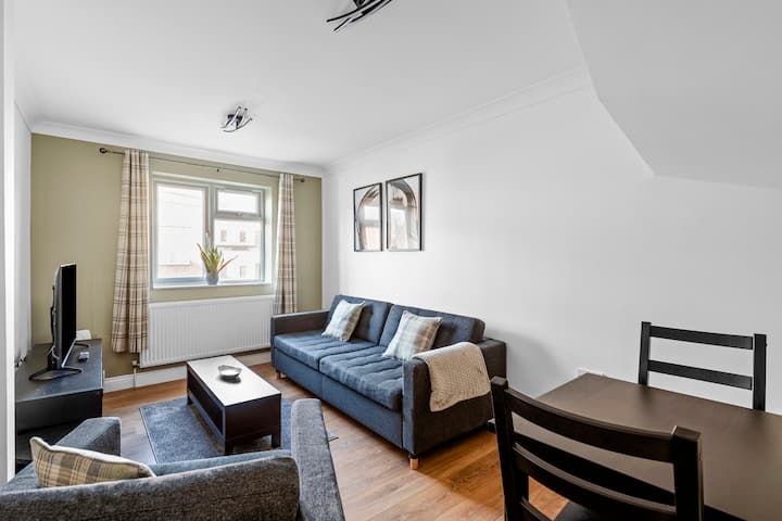 Cosy 2 Bedroom Flat In East Ham, Close To Excel - フォレスト