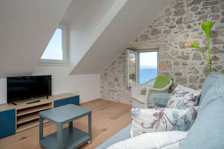 Chic  Sea Loft - Bol