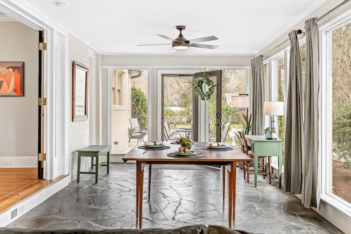 Luxurious Retreat In Historic Downtown Burlington - Burlington, NC