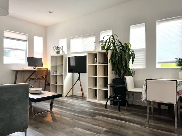 Urban Retreat Near Downtown La And Usc - Los Angeles, CA