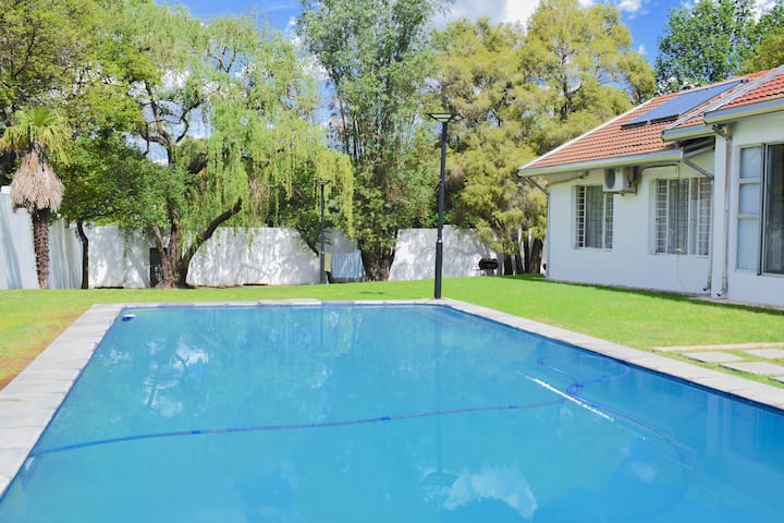 41 On Trust Avenue Self-catering - Lanseria