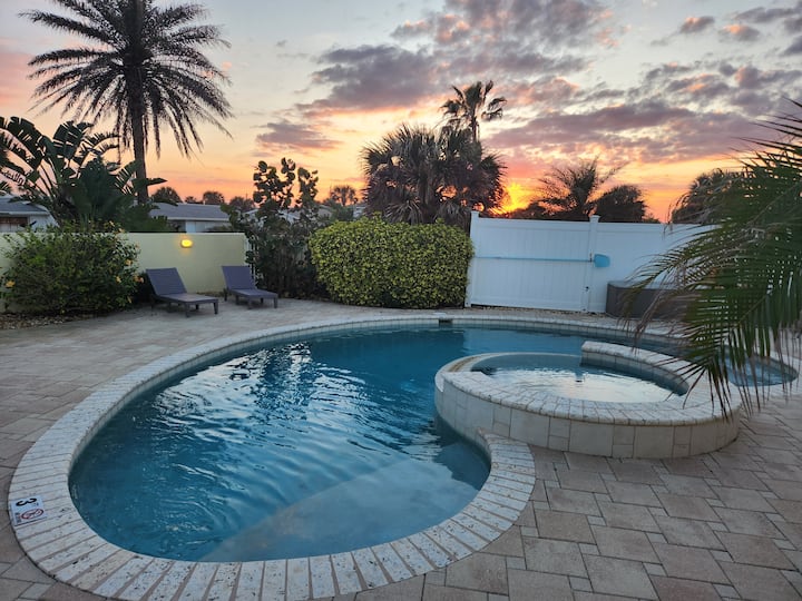 Your Oasis With A Private Beach Deck And A Pool! - オーモンドビーチ, FL