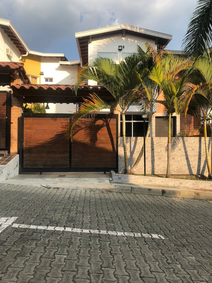 Casa Campestre Con Piscina Y Jacuzzi - San Jerónimo