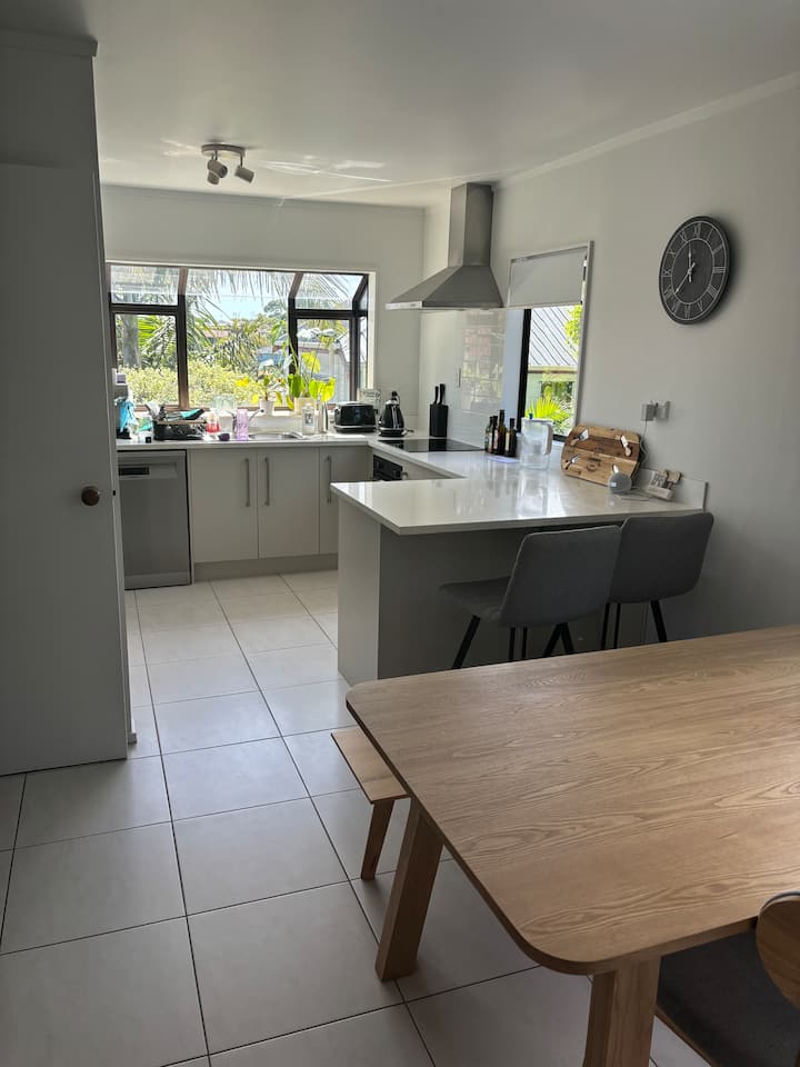 Beverly Hillcrest - Auckland