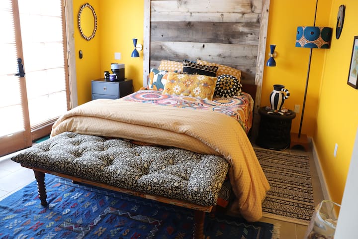 Stay At The Sunburst - Joshua Tree, CA