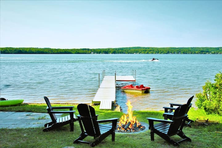 Firepit|arcade|mount St. Louis Orr Lake Waterfront - Horseshoe Valley, ON