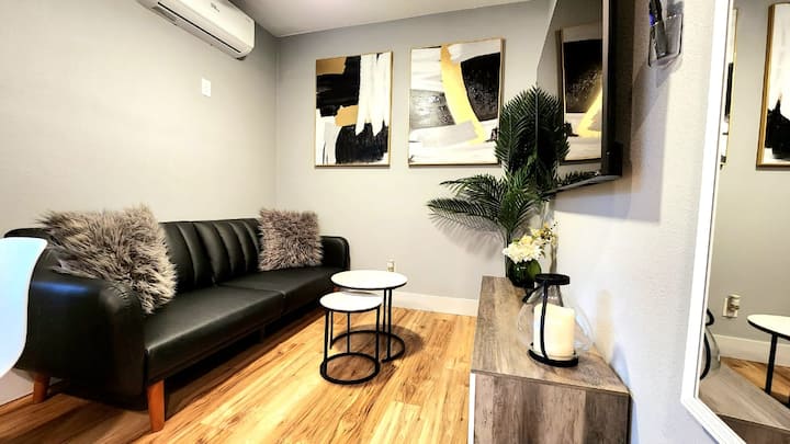 Guesthouse In Las Vegas - Henderson, NV