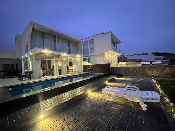 Casa De Playa Con Piscina En Condominio La Honda - Pérou