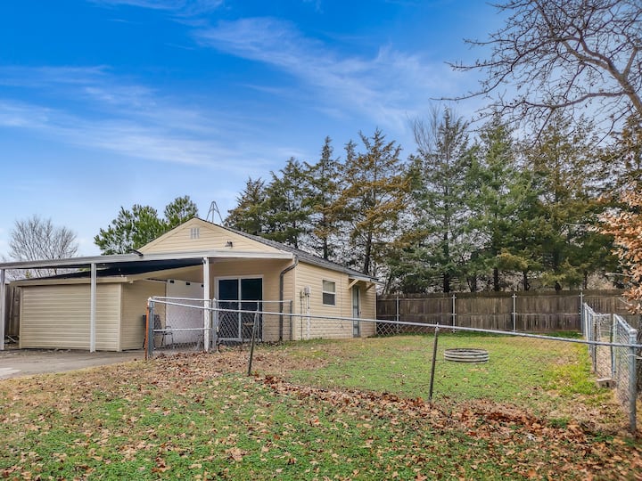 Open-plan Guest Home Getaway Lake Thunderbird Vibe - Lake Thunderbird, OK