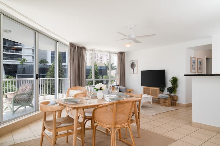 Surfers Skyline Escape - Surfers Paradise