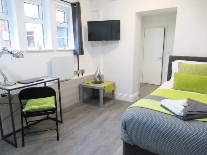 Private Single Studio (3) In Central Wolverhampton - Wolverhampton