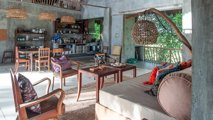 Baia Nest Villa: Turingan Loft Near Surfing Beach - Gubat