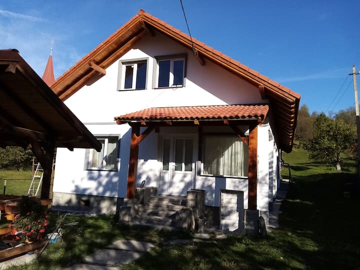 Casa 170 Bran, 0722559015 - 브란