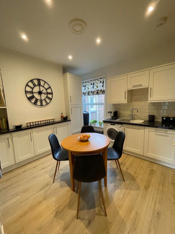 Modern Flat In Ideal Location - Portsmouth