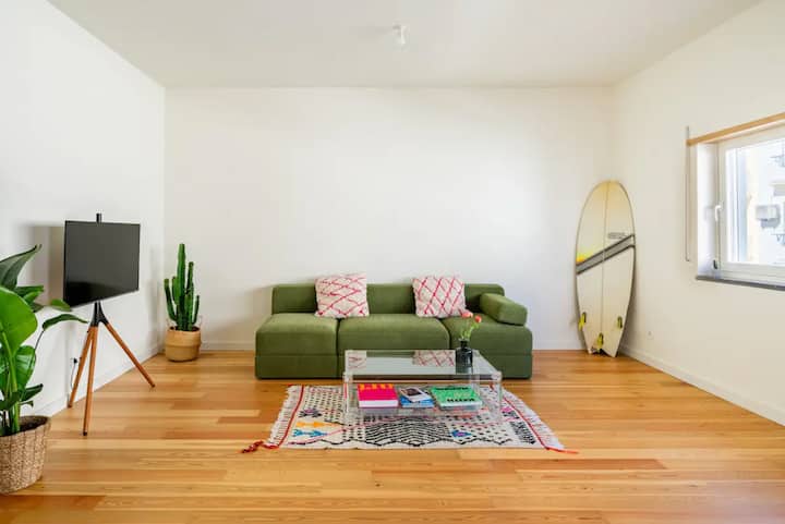 Aesthetic 1-bed Apt With Balcony | Nearby Beaches - Costa de Caparica