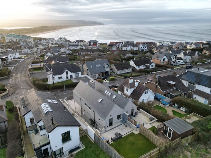Stylish Property With Sea And Golf Course Views - Portstewart