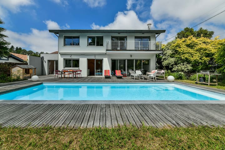 Très Belle Villa Contemporaine De 180 M2, Piscine - Biarritz