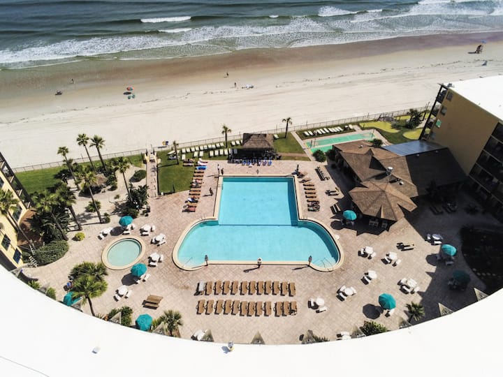 The Maui Wowi Oceanfront Condo - Daytona Beach Shores, FL