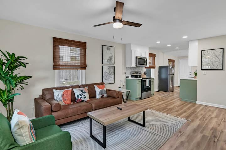 Stadium View Stay | 2br 1 Ba In Rosewood - Columbia, SC