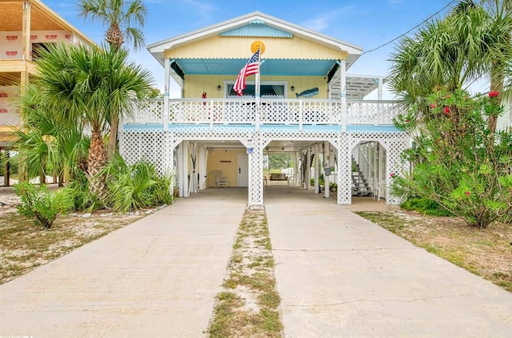 Sunflower In The City: Location (X3)! Love Dogs! - Gulf Shores, AL
