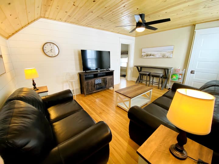 Humbly Mqt - Upper Level - 2 Br Relaxation - Marquette, MI