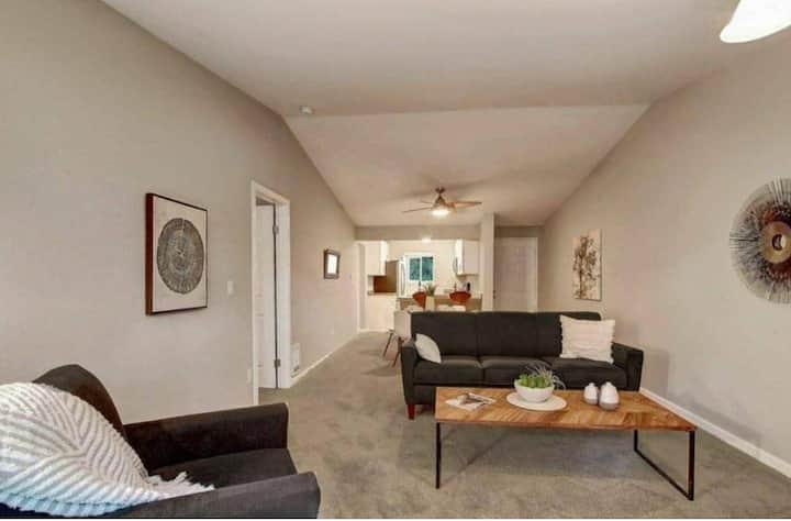 2 Bed 2 Bath Condo Kirkland, Wa - 커클랜드