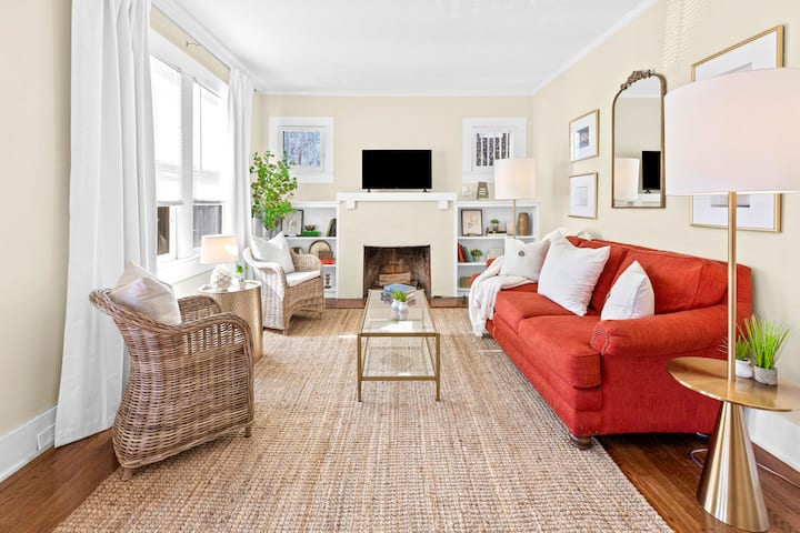 Southern Charmer With Backyard Hot Tub & Game Room - Birmingham, AL