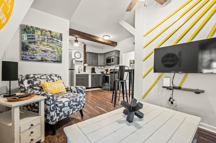 Cozy And Quaint Trackside Oasis - Wallingford, CT