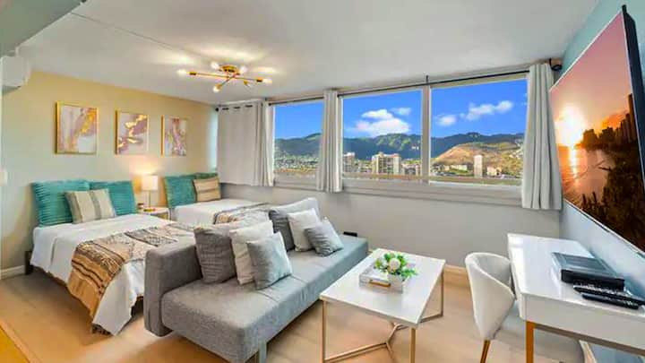 Waikiki Beach 41 Fl 1 Br Luxury Condo! - Honolulu, HI