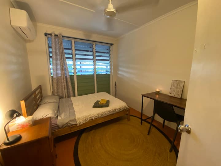 Tropical Pool Room - Darwin