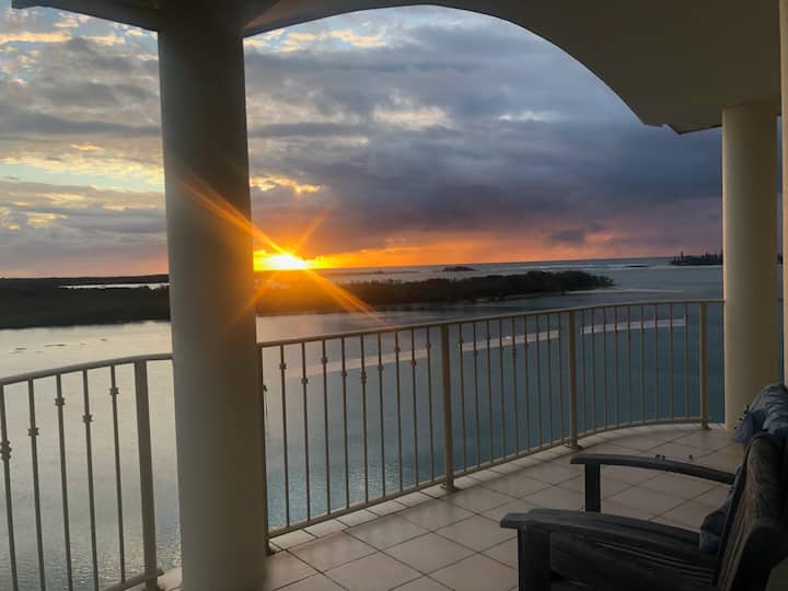 Sunshine Serenity: River Retreat - Sunshine Coast Queensland, Australia