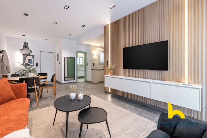 Spacious Family Apt W/ Sunny Balcony & Whirlpool! - Griechenland