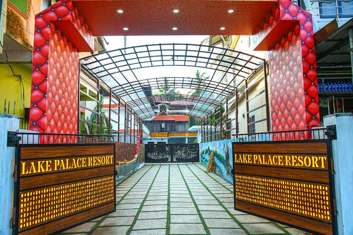 15 A/c Rooms, Swimming Pool, - Kumarakom