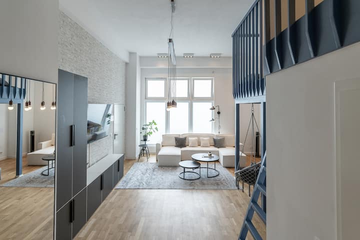 Up To 7 People! Priv. Parking | Step-free Acc Loft - Berlin