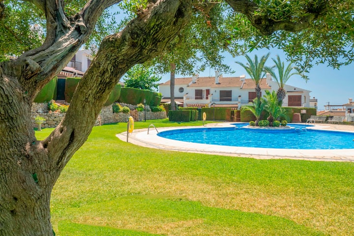 Casa Con Piscina + Terraza Privada Con Bbq - Cubelles
