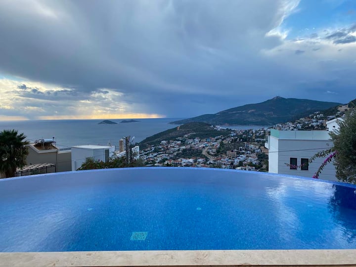 Deniz Manzaralı, Merkezi Villa - Kalkan