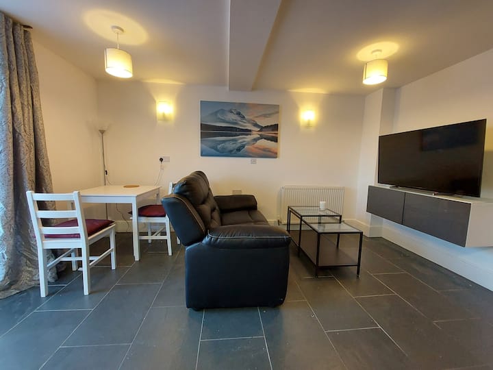 Flat 1 - Clean, Cosy And Comfortable - Cheshire