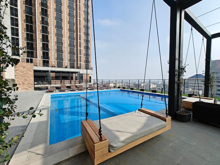 Glamorous 2-br Apt W/pool + King Bed + Parking +Ac - Monterrey