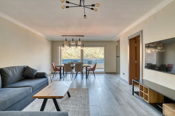 Luxurious 3-bedroom Apartment By Mn Property - Kotor
