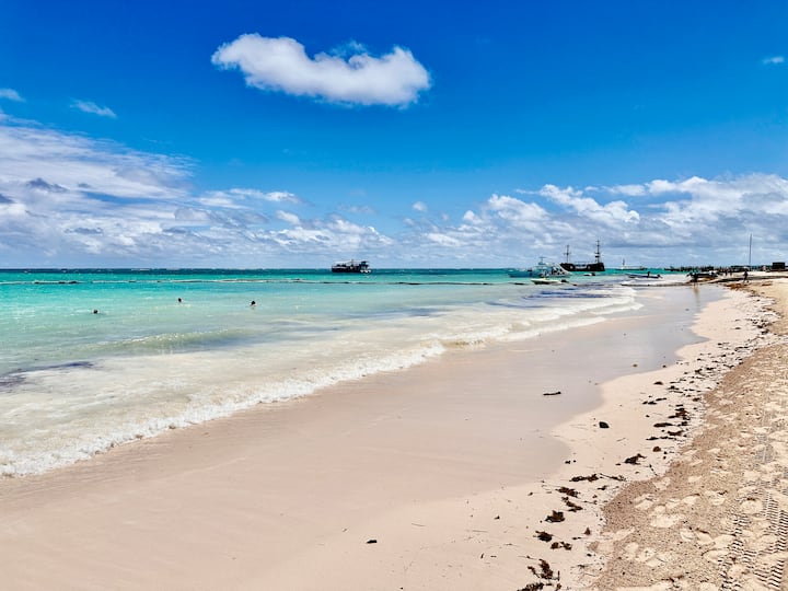 Spacious 3 Bedroom Penthouse 2 Pools, Beach Nearby - Punta Cana